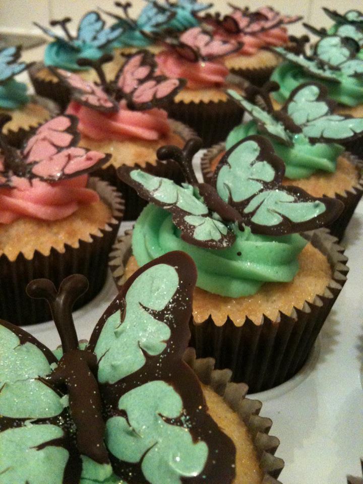 Vanilla “Flutterby” Cupcakes | Gloverly Cupcakes
