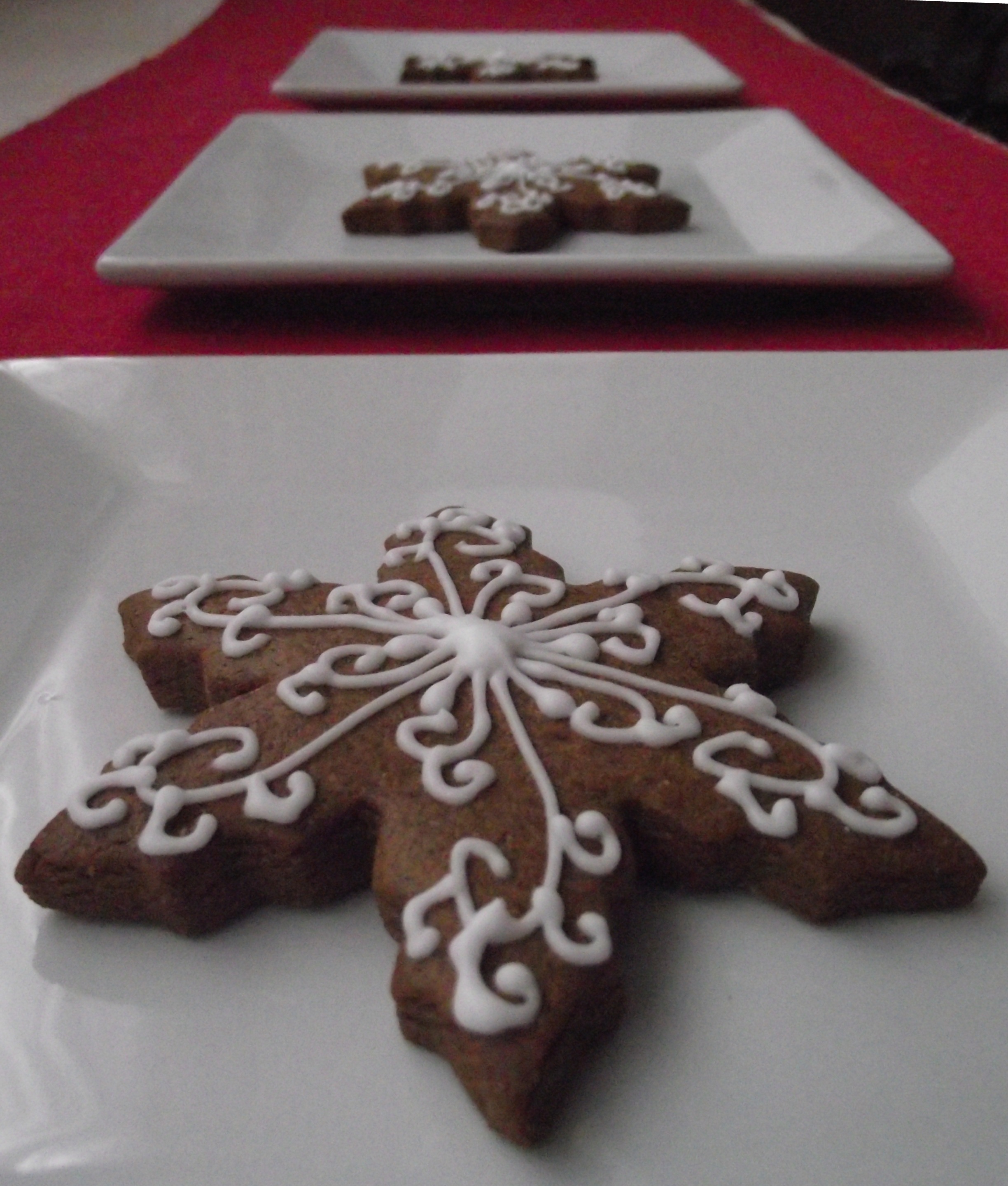 Gingerbread Men and Snowflakes | Gloverly Cupcakes