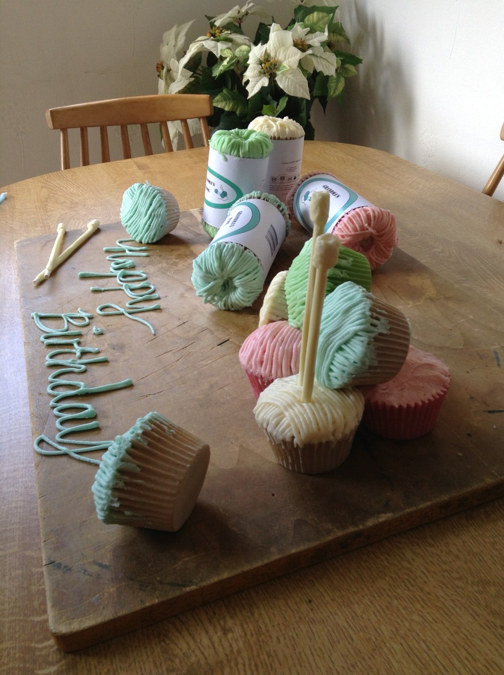 Knitting Cupcakes | Gloverly Cupcakes
